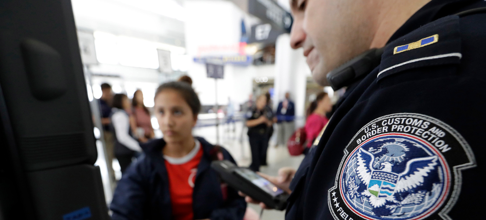Lexisnexis Sold Powerful Spy Tools to US Customs and Border Protection