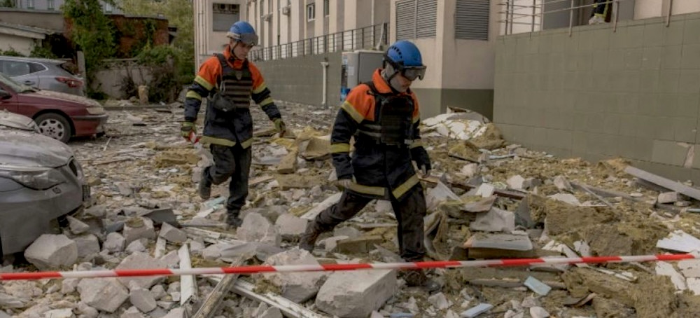 Ukraine Presses Biden to Lift Ban on Using US Weapons to Strike Russia